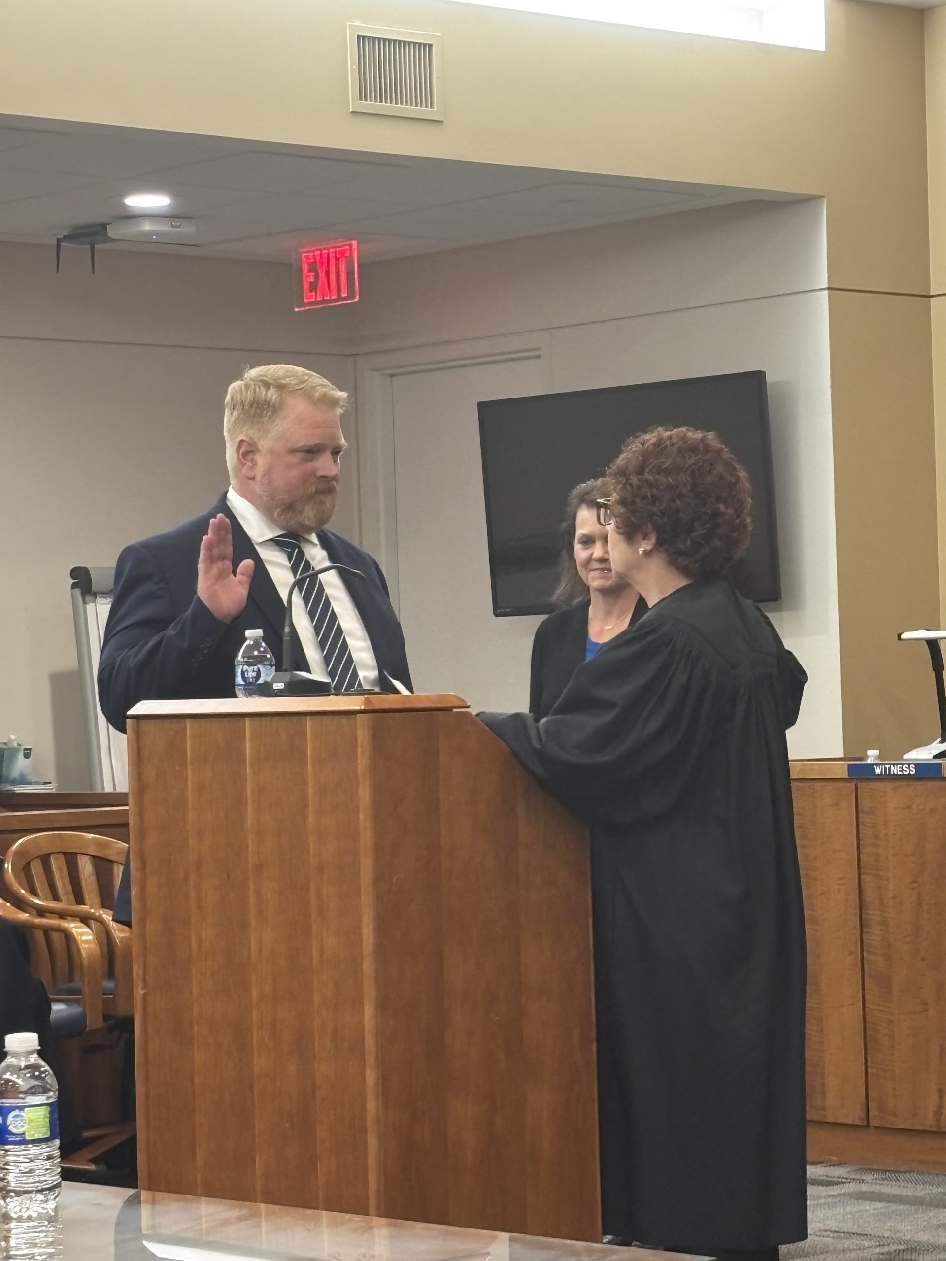 Judge Woodbury running for district seat to continue 2024 appointment ...